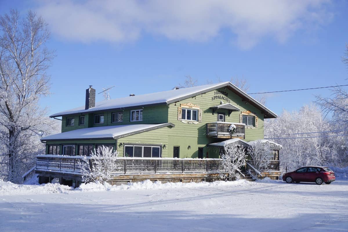 Mont SUTTON - Station de Ski au Québec dans les Cantons-de-l'Est –Sutton Base Camp - Mont SUTTON